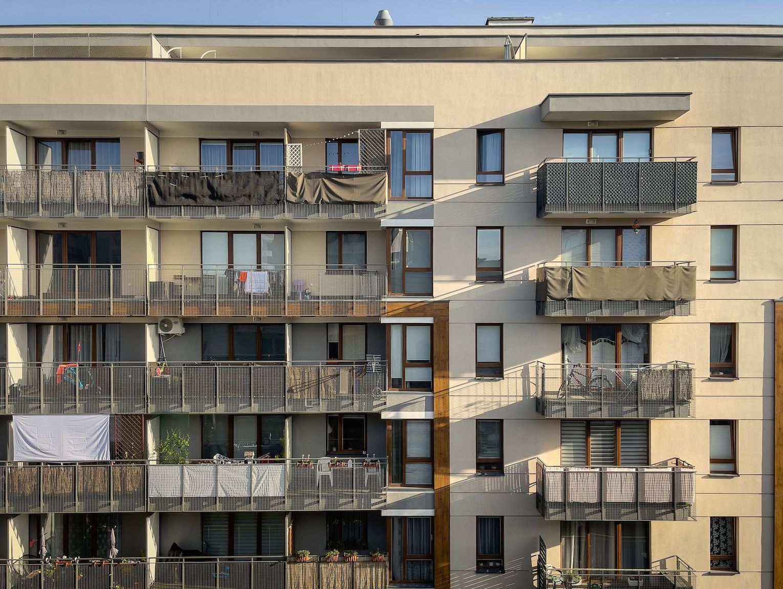Bezpieczeństwo i komfort – jakie udogodnienia oferują nowoczesne bloki ...