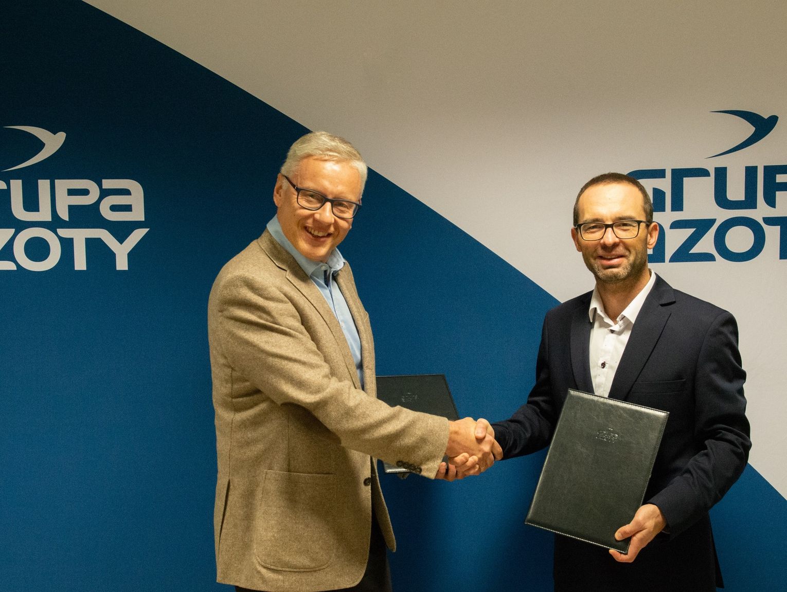 Grupa Azoty ZAK zawarła umowę o współpracy z Wyższą Szkołą Bankową w ... Grupa Azoty ZAK zawarła umowę o współpracy z Wyższą Szkołą Bankową w ...